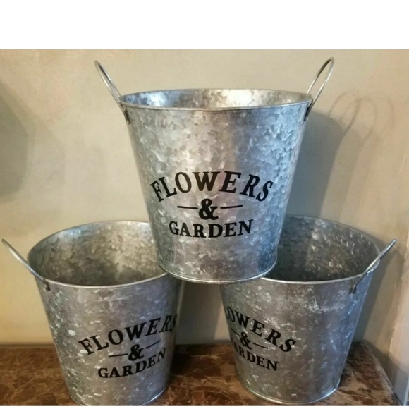 Accents | Three Farmhouse Flowers And Garden Metal Planter Galvanized ...